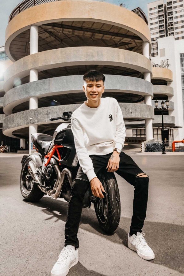 Từ anh thợ cắt tóc, Đạt Villa thành idol Tóp tóp, bỏ túi tiền tỷ trong ...